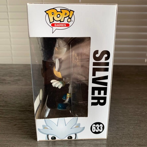 Funko | Other | Funko Pop Silver 633 Sonic The Hedgehog Glows In The ...